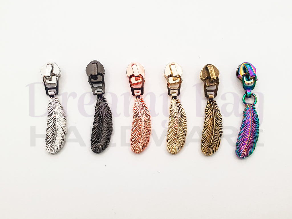 #5 Zipper Pull Feather – Dreamy Bag Hardware